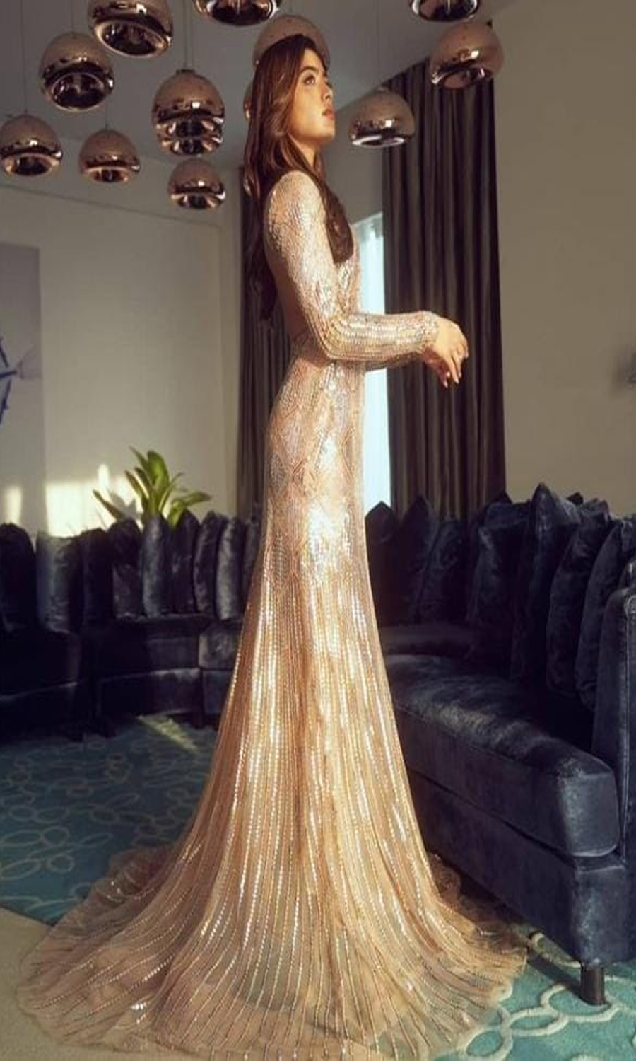 Rashmika Mandanna is an absolute showstopper in Manish Malhotra golden ...