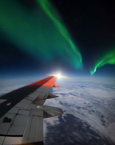 Pilot flying a plane captures 'heavenly' view on camera, video goes viral