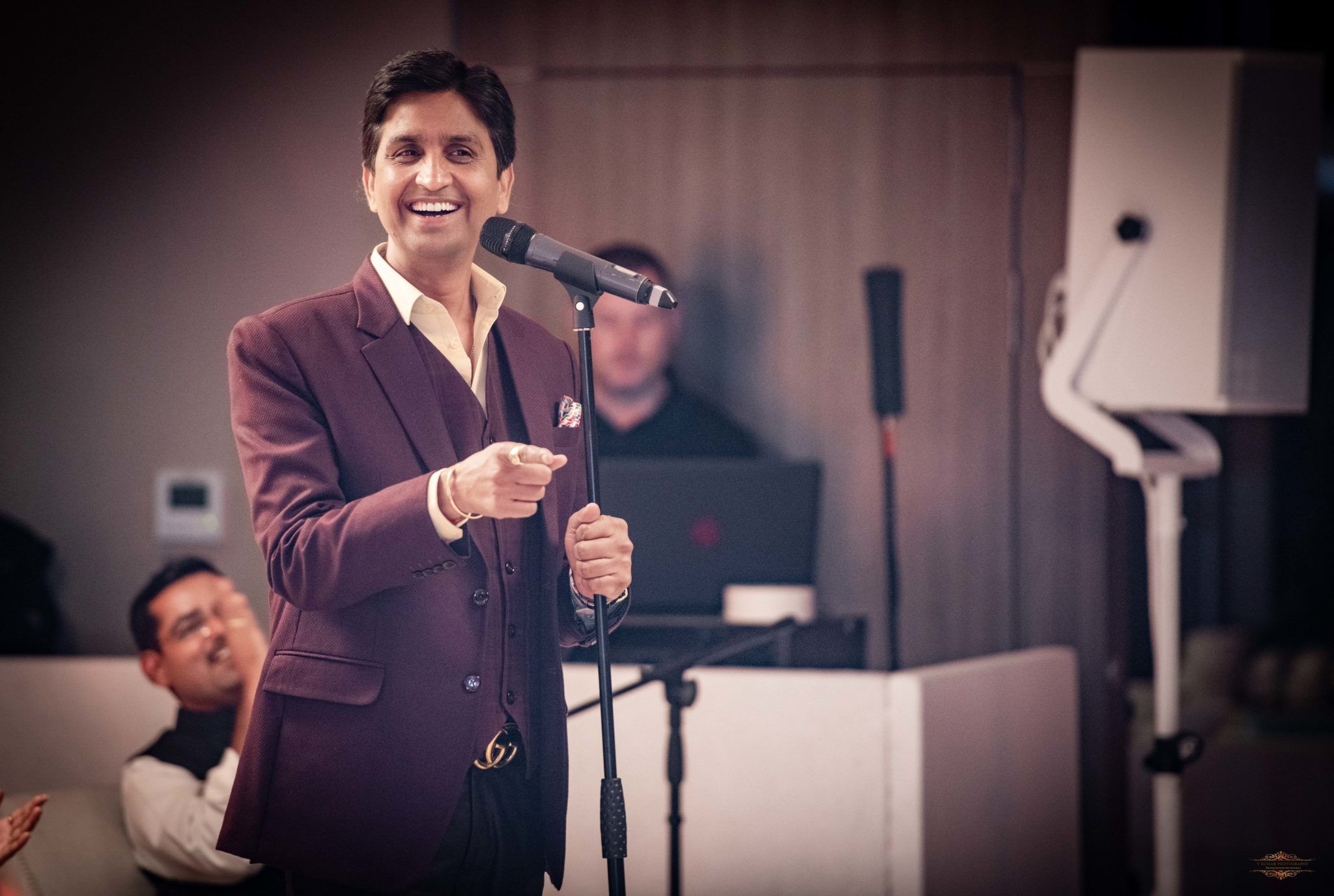 Kumar Vishwas: Net Worth, Age, Wife, Family, and Biography