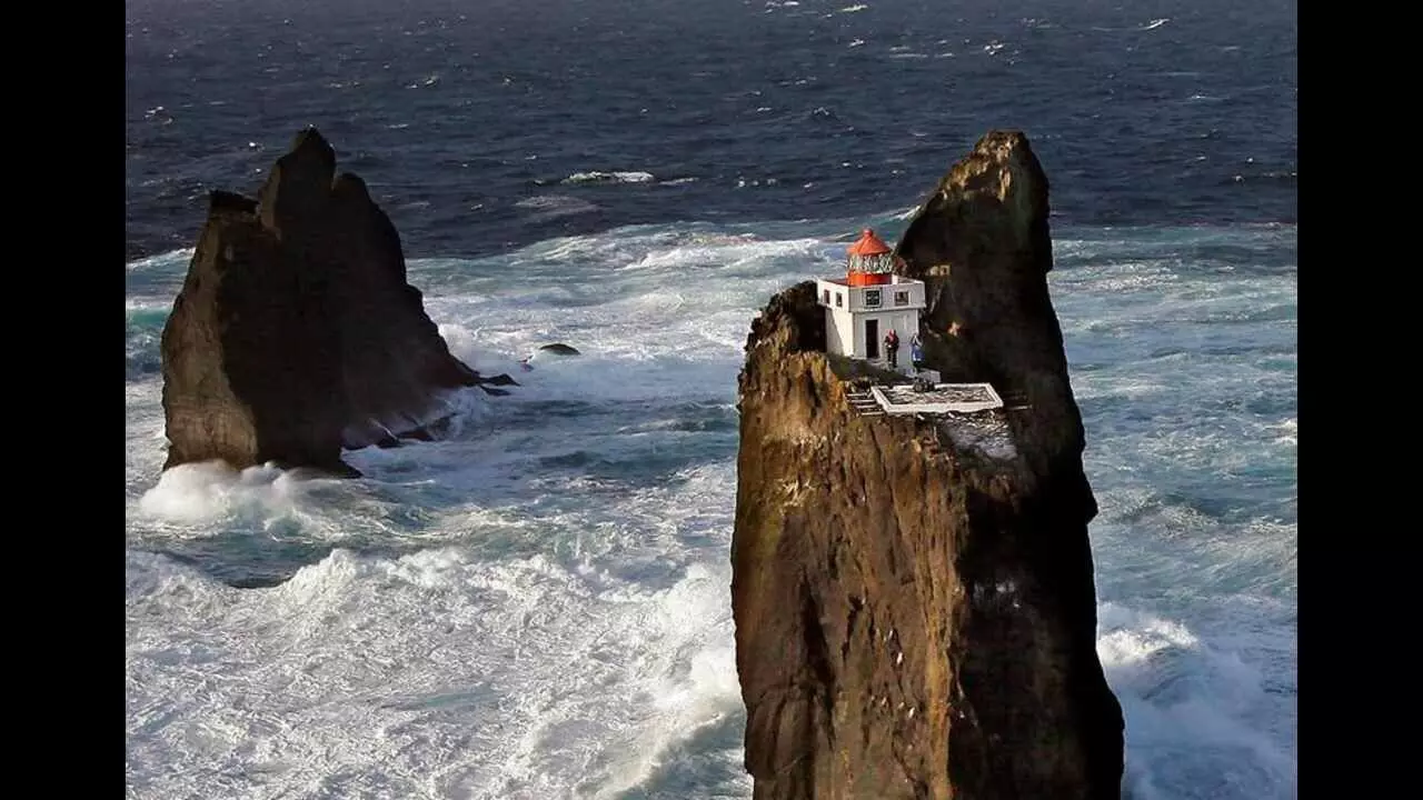 Þrídrangar Lighthouse: The Story of the World’s Most Dangerous ...