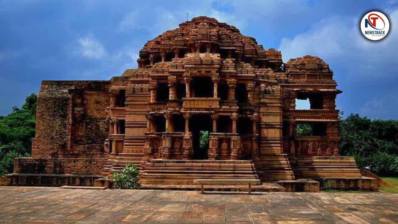 Gwalior Famous Sas-Bahu Temple: The Symbol of Devotion Between a Mother ...