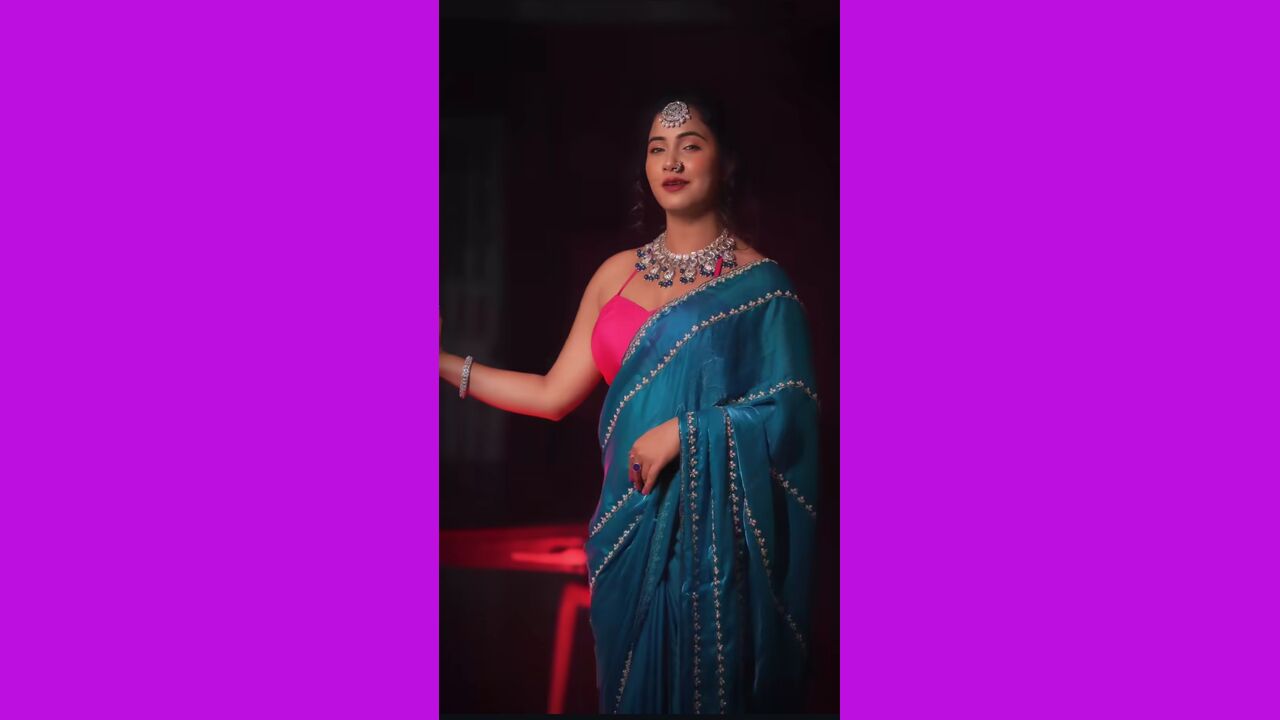 Trisha Kar Madhu Viral Video in Blue Saree With Pink Blouse Creates ...